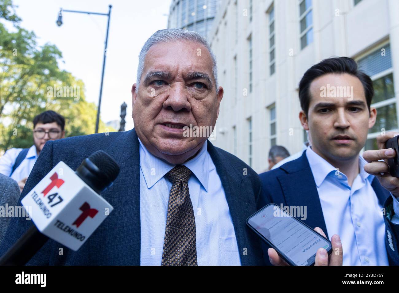 Frank Perez, attorney for longtime drug cartel leader Ismael “El Mayo” Zambada, leaves Brooklyn ...
