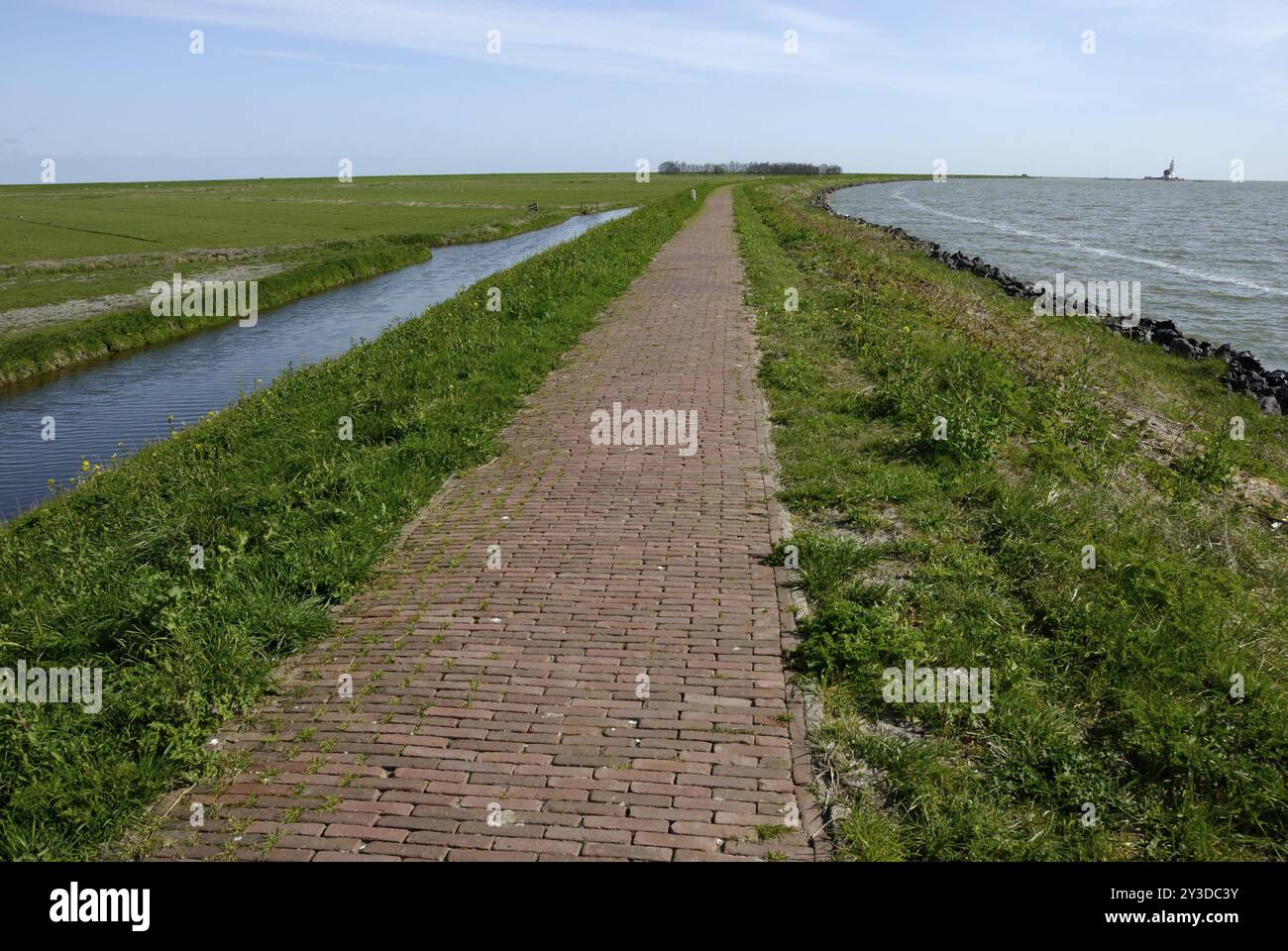 Dam road ways hi-res stock photography and images - Alamy