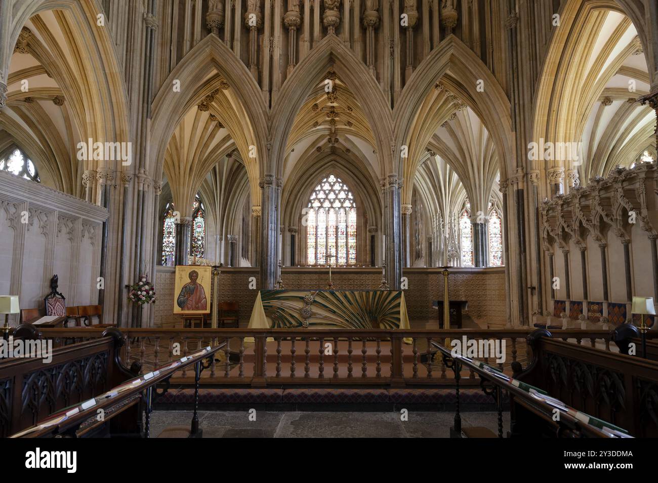 Interior view, altar, Wells Cathedral, Wells, England, Great Britain ...