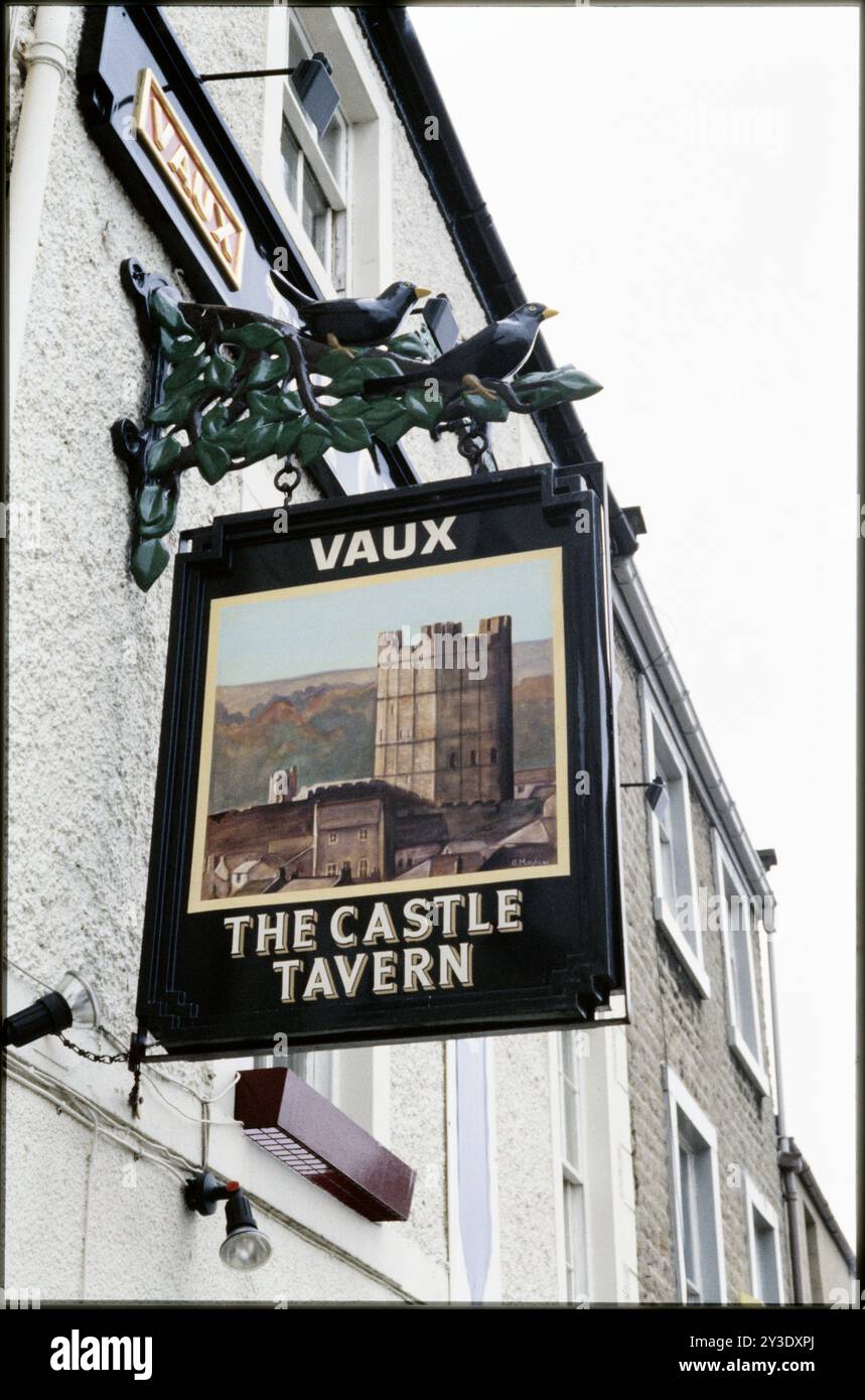 The Castle Tavern, Market Place, Richmond, North Yorkshire, 1989. The ...