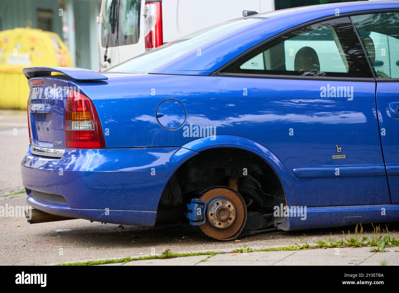 Reifen und ersatzteile hi-res stock photography and images - Alamy