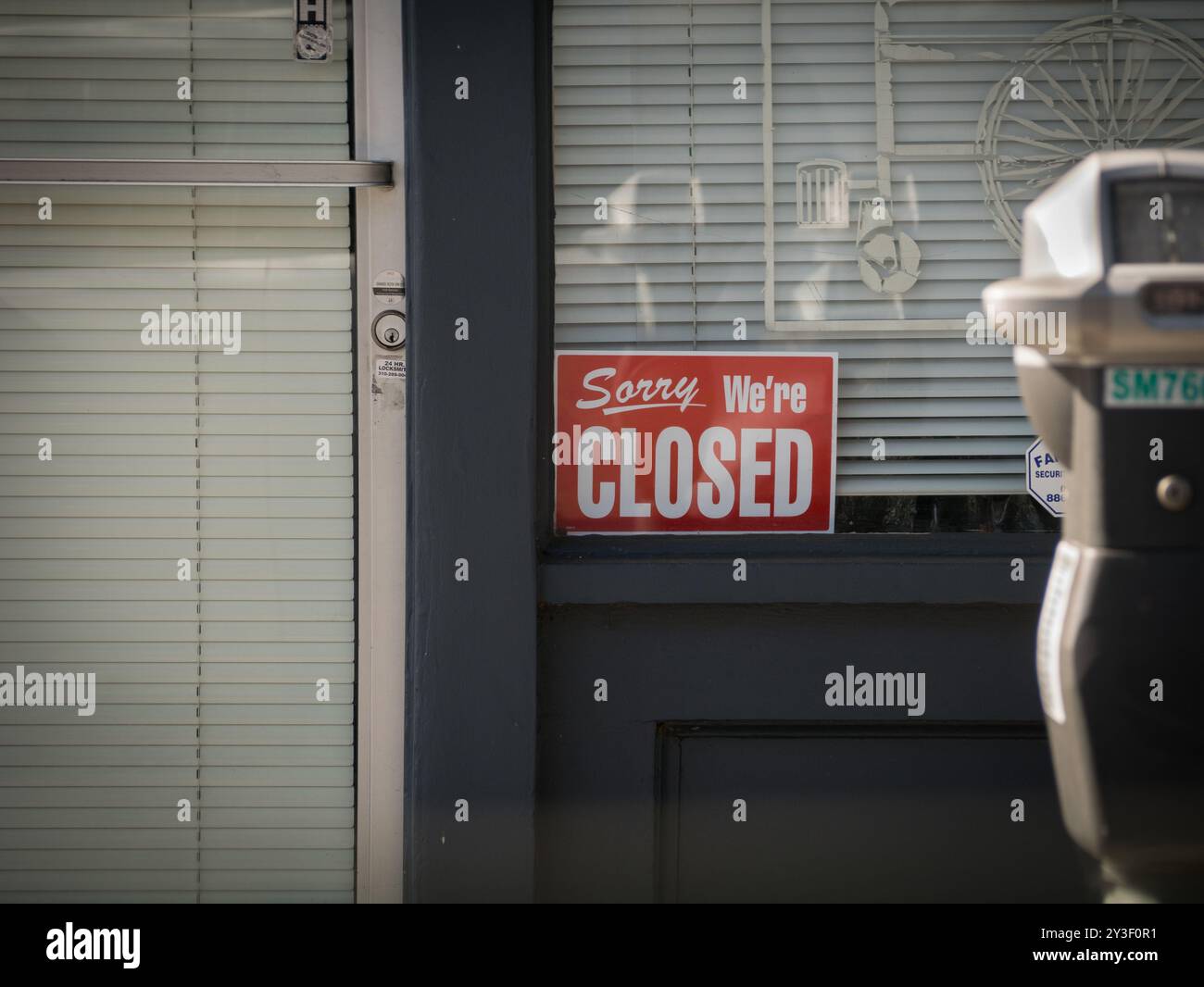 LOS ANGELES, CA - July 31, 2024: "Sorry We're Closed" sign posted in ...