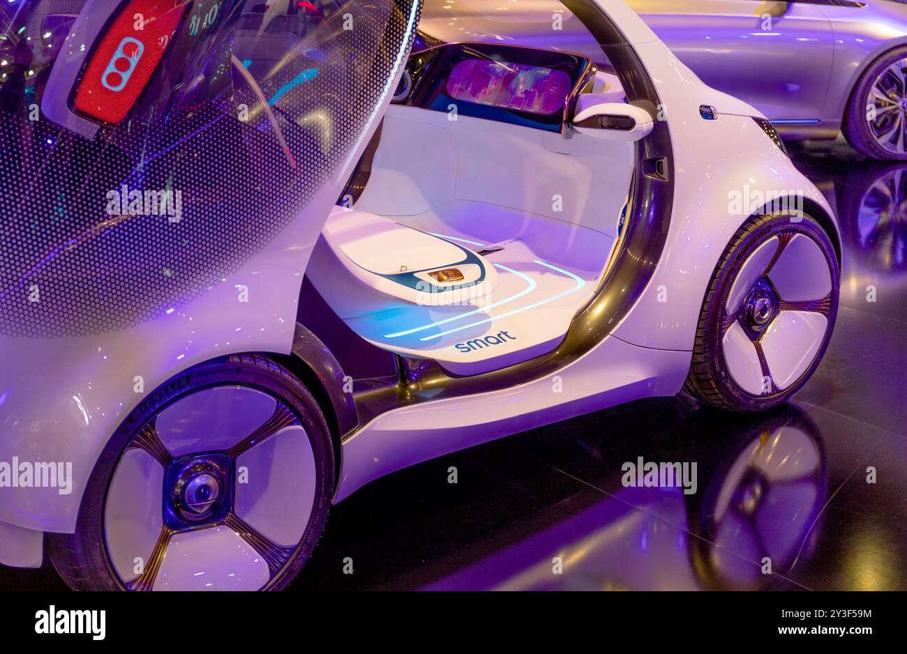 Smart fortwo electric drive hi-res stock photography and images - Alamy