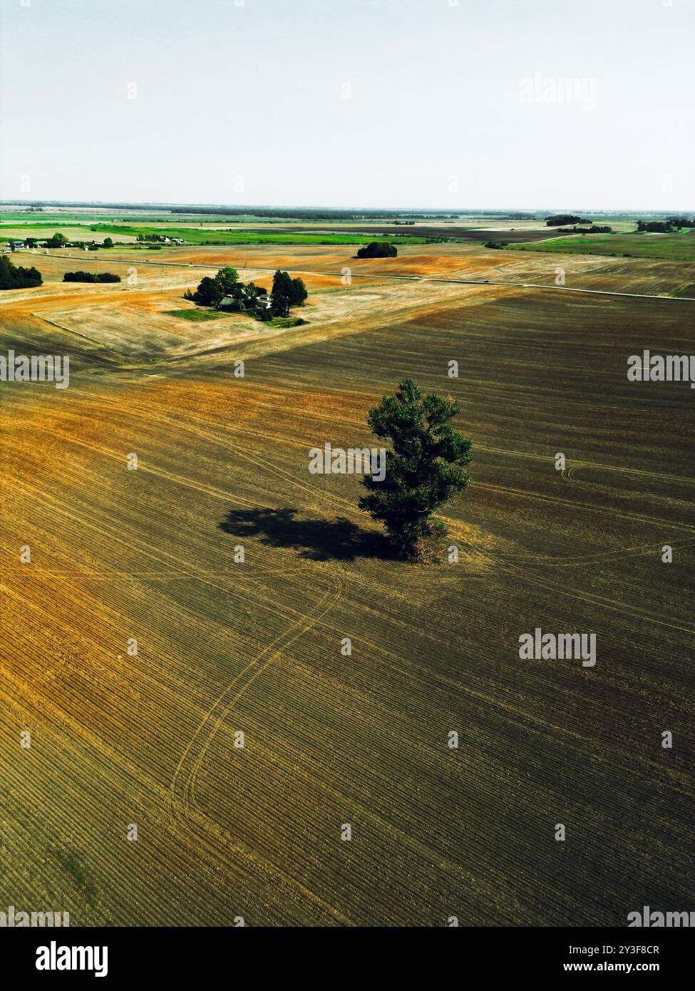 Aerial view large open field hi-res stock photography and images - Alamy