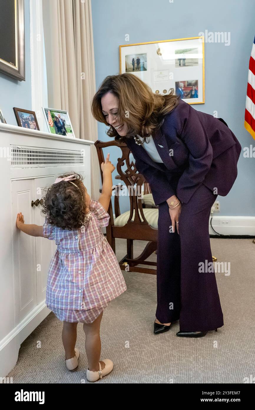 Vice President Kamala Harris greets Chrissy Teigen, John Legend and ...