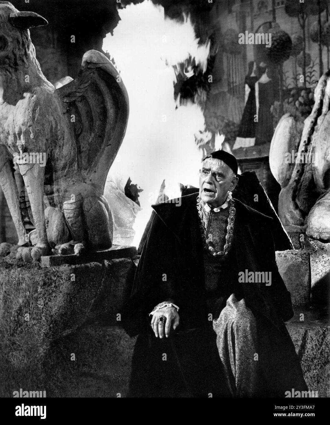 Boris karloff on film set Black and White Stock Photos & Images - Alamy