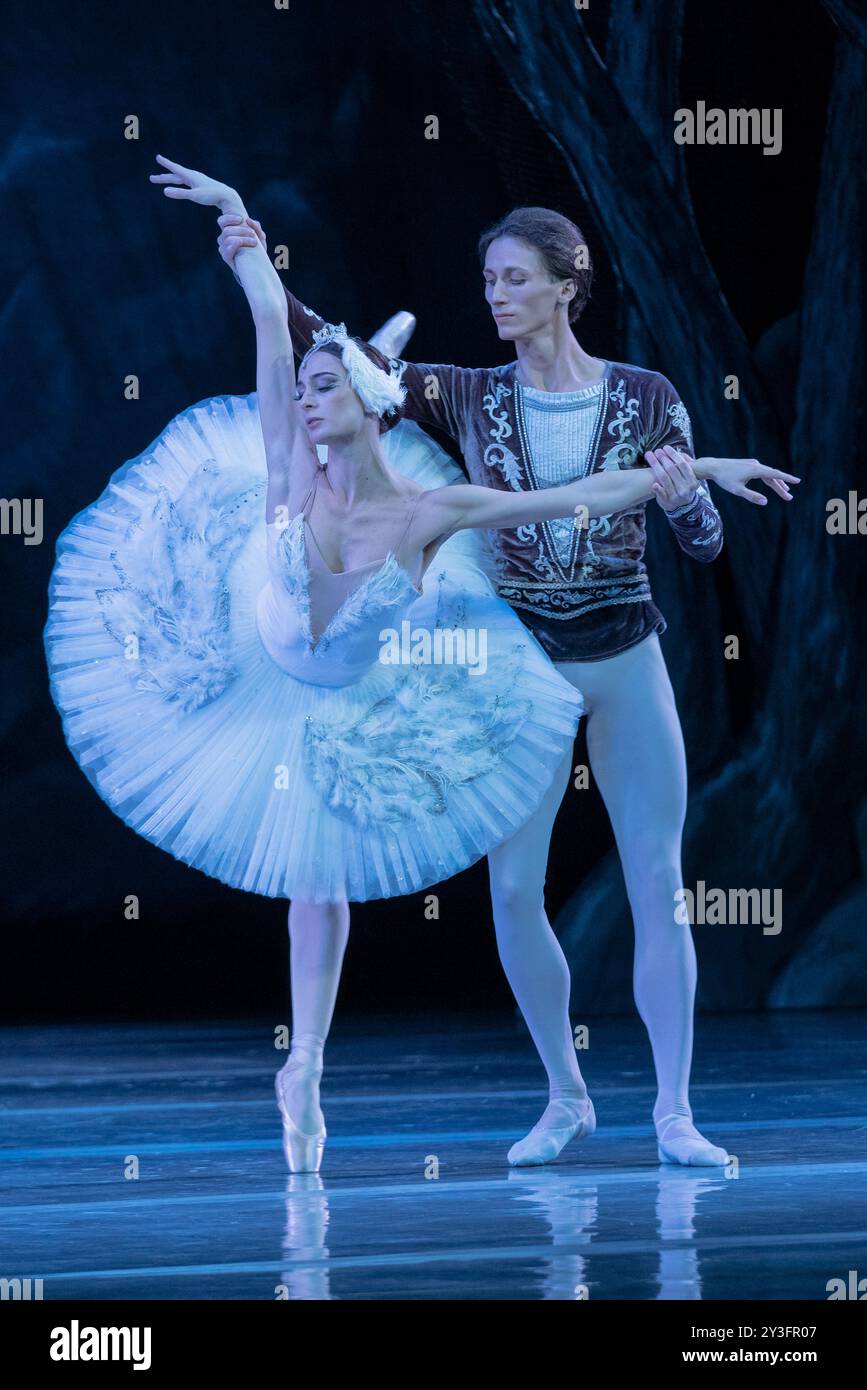 The State Ballet of Georgia performs a lavish production of Swan Lake ...