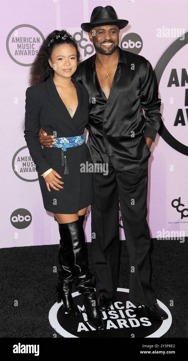 Maile Masako Brady and Wayne Brady at the 2022 American Music Awards ...