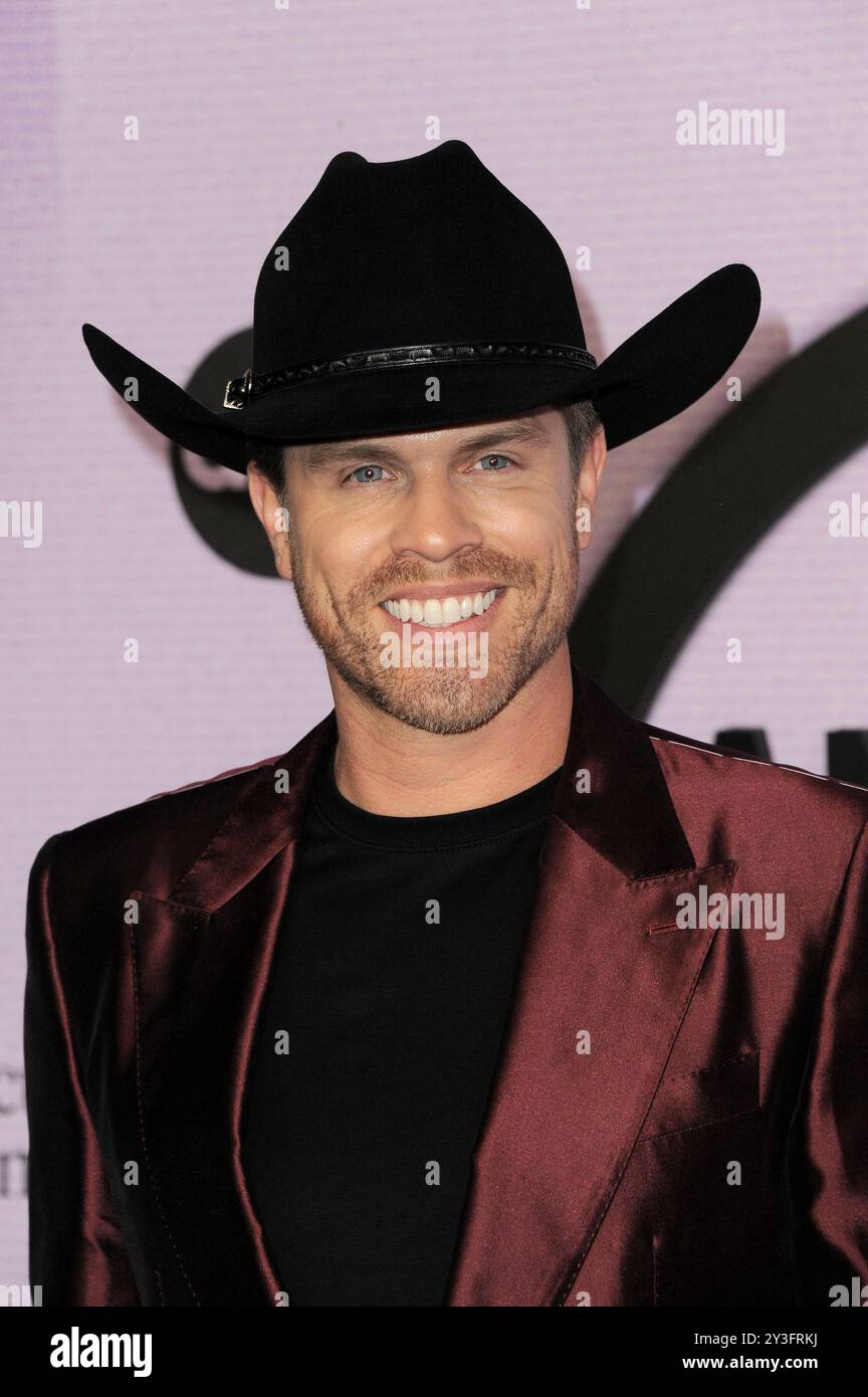 Dustin Lynch at the 2022 American Music Awards held at the Microsoft ...