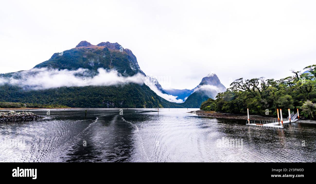 Milford sound winter hi-res stock photography and images - Alamy