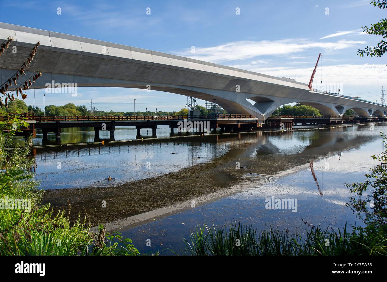 Harefield, UK. 13th September, 2024. The HS2 High Speed Rail Colne ...