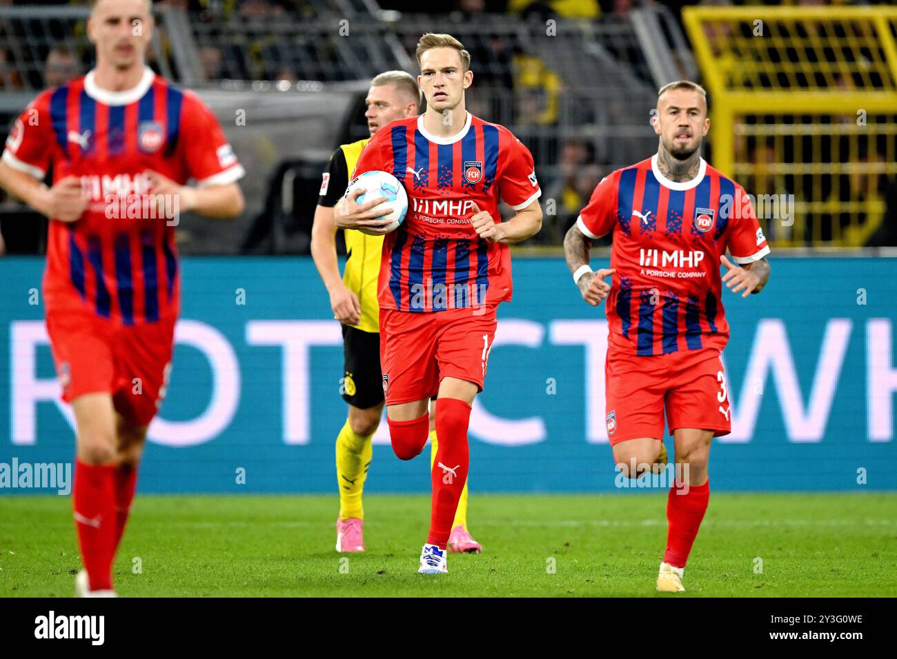 DORTMUND - Maximilian Breunig of 1 FC Heideheim 1846 EV celebrates 3-2 ...