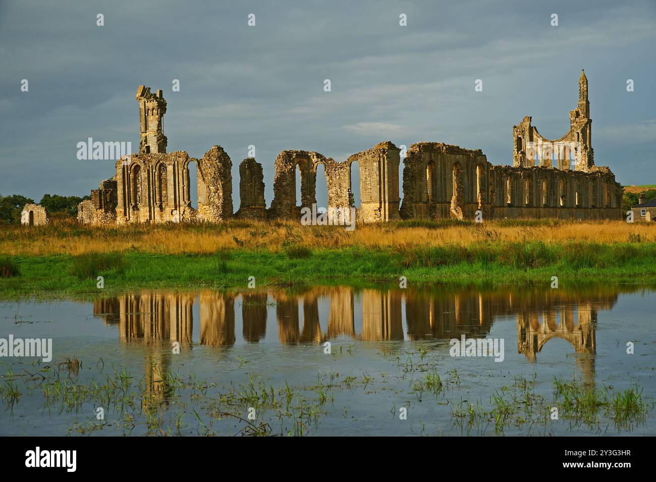 Great church byland abbey hi-res stock photography and images - Alamy