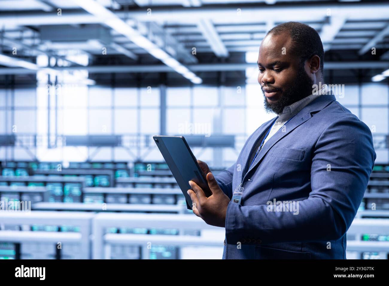 Server hub system administrator using hi-res stock photography and images - Alamy