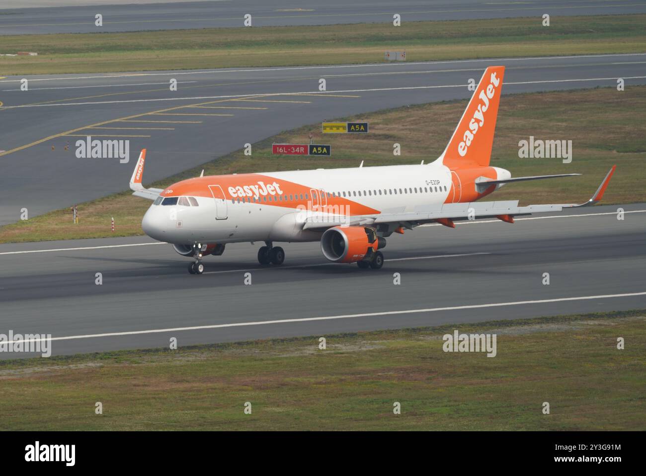 ISTANBUL, TURKIYE - JUNE 17, 2023: EasyJet Airbus A320-214 (6633 ...