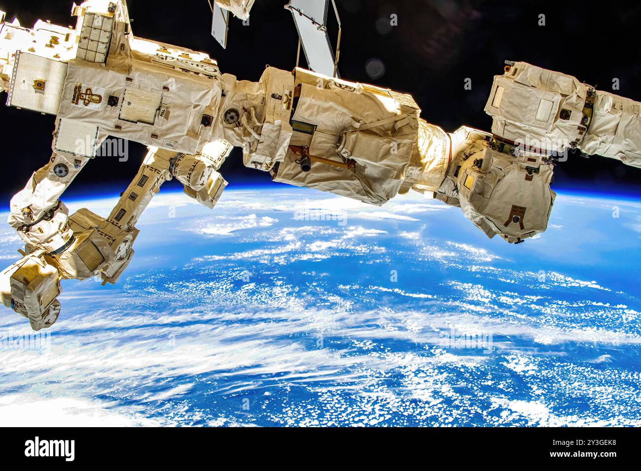 Planet earth part iss hi-res stock photography and images - Alamy