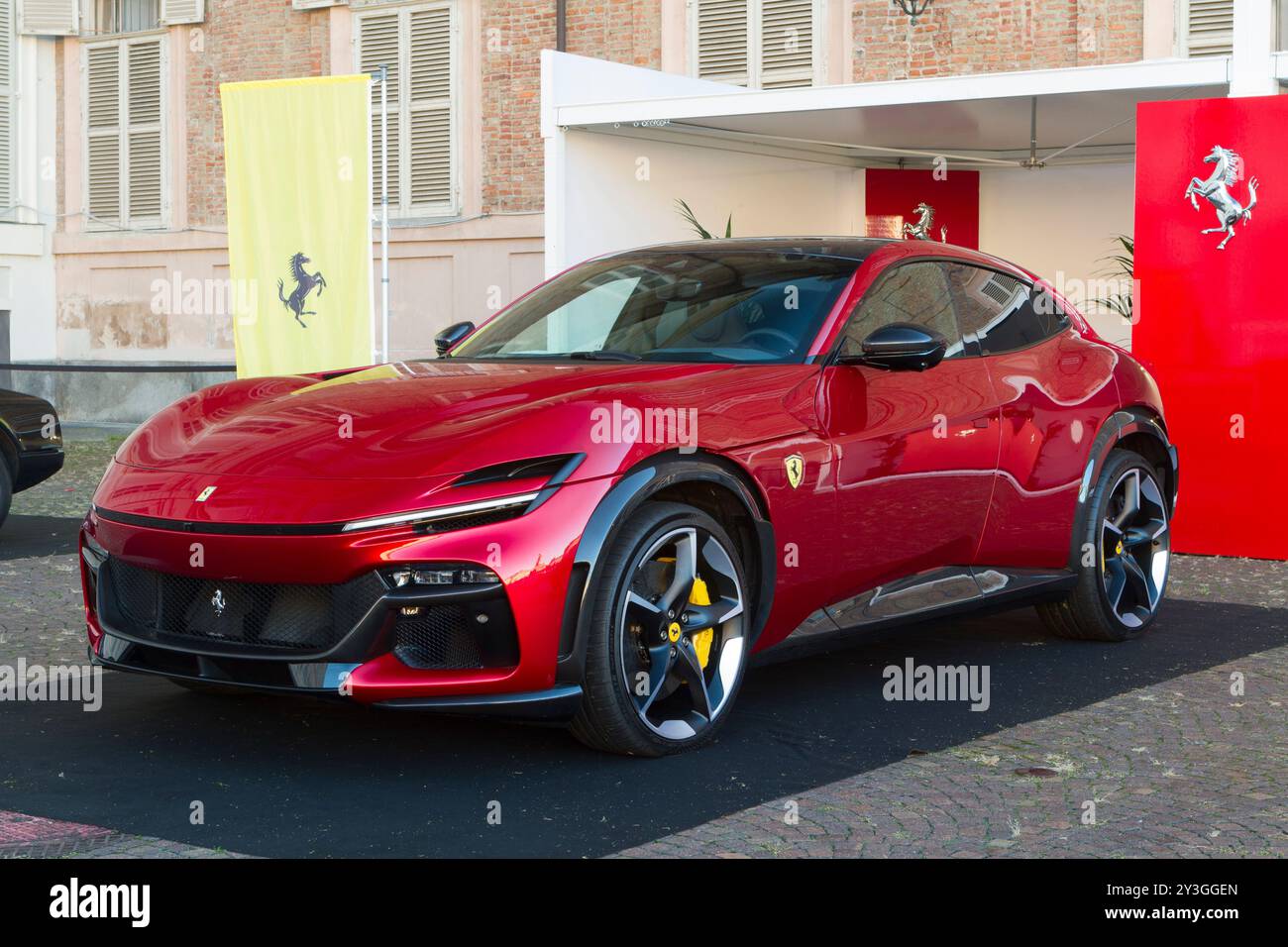 Four doors ferrari hi-res stock photography and images - Alamy