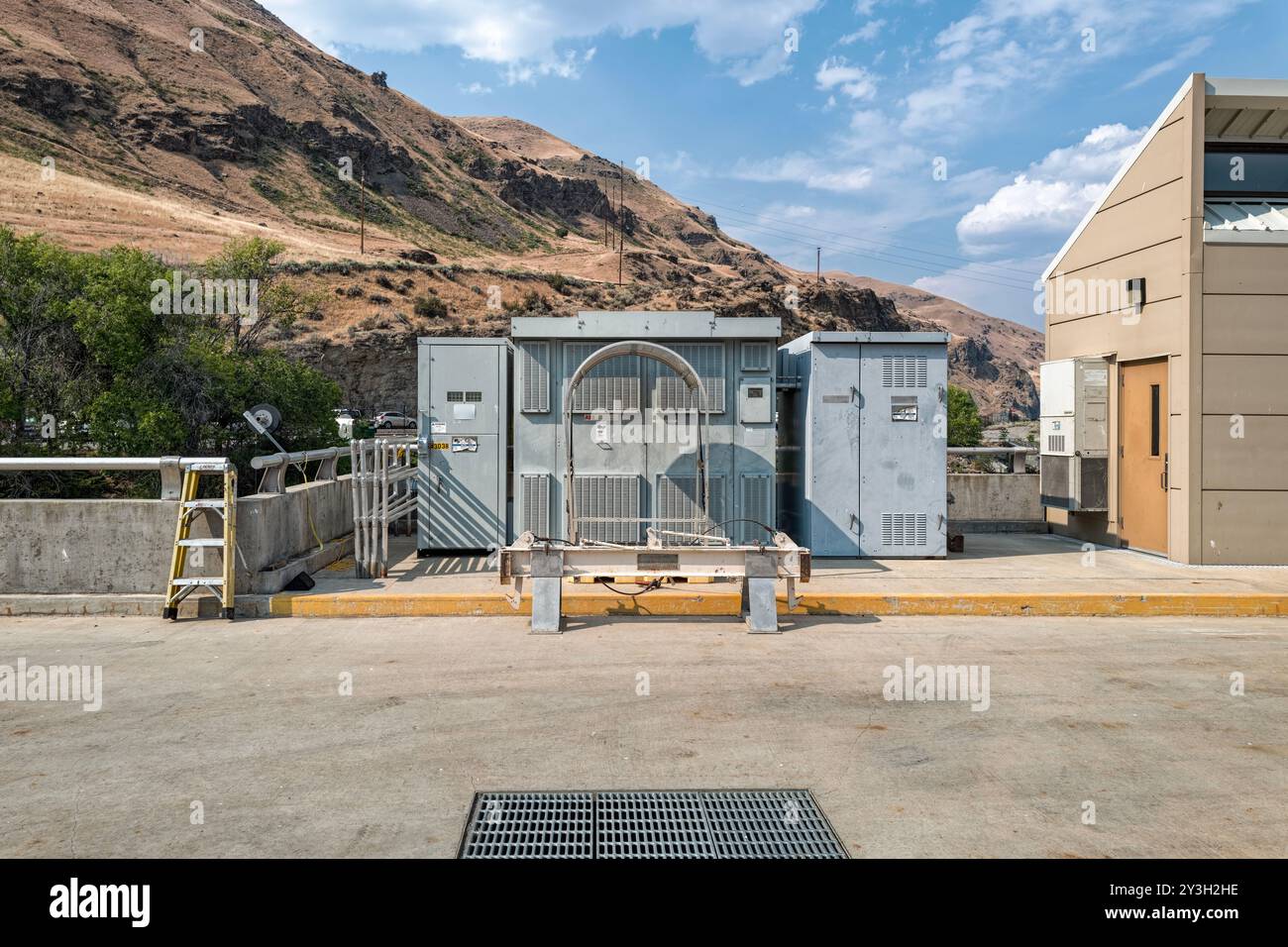 The metal housing of transformer #1 at the Rocky Reach Dam in Wenatchee ...