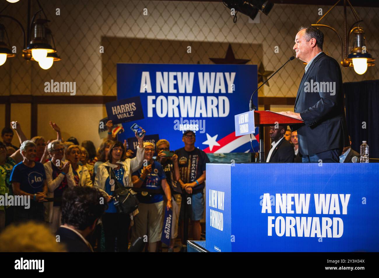 Doug emhoff 17 jpg hi-res stock photography and images - Alamy