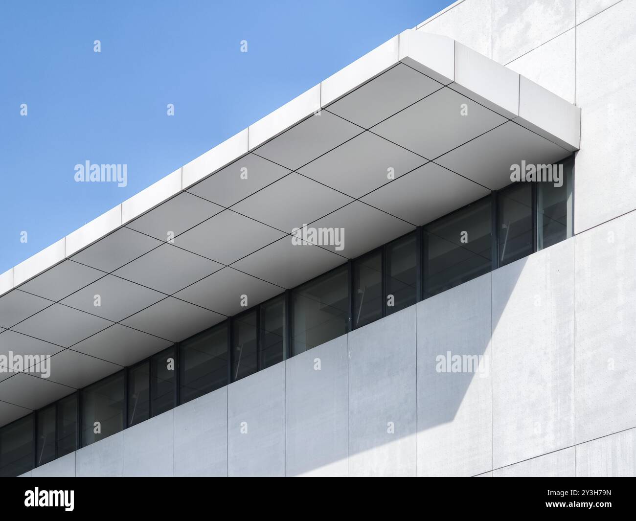 modern office building Stock Photo - Alamy