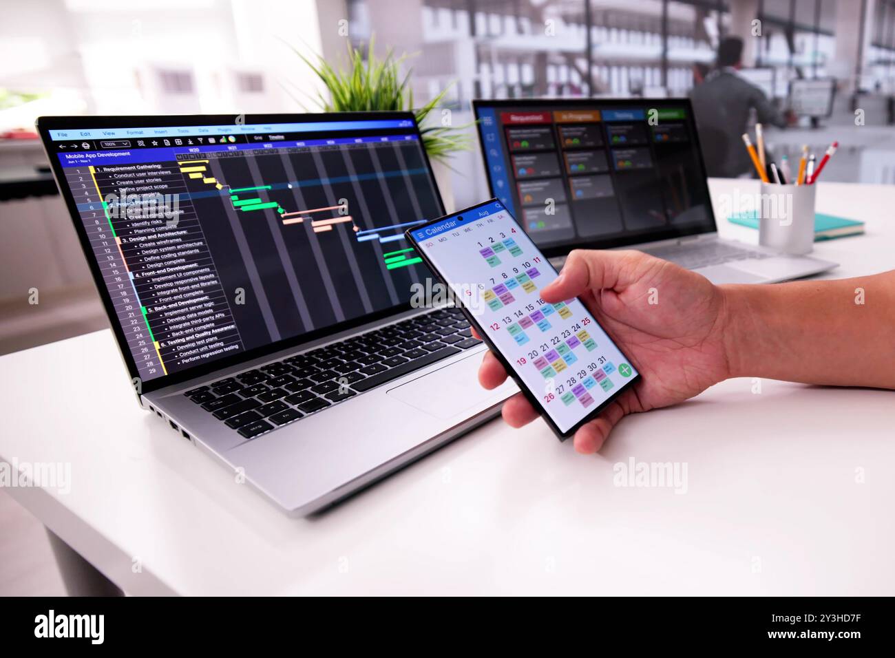 Mobile appointment scheduler hi-res stock photography and images - Alamy