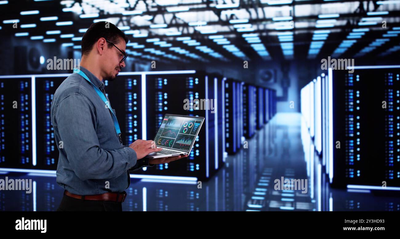 Analyst Engineer In Cloud Data Center Using Computer Stock Photo - Alamy