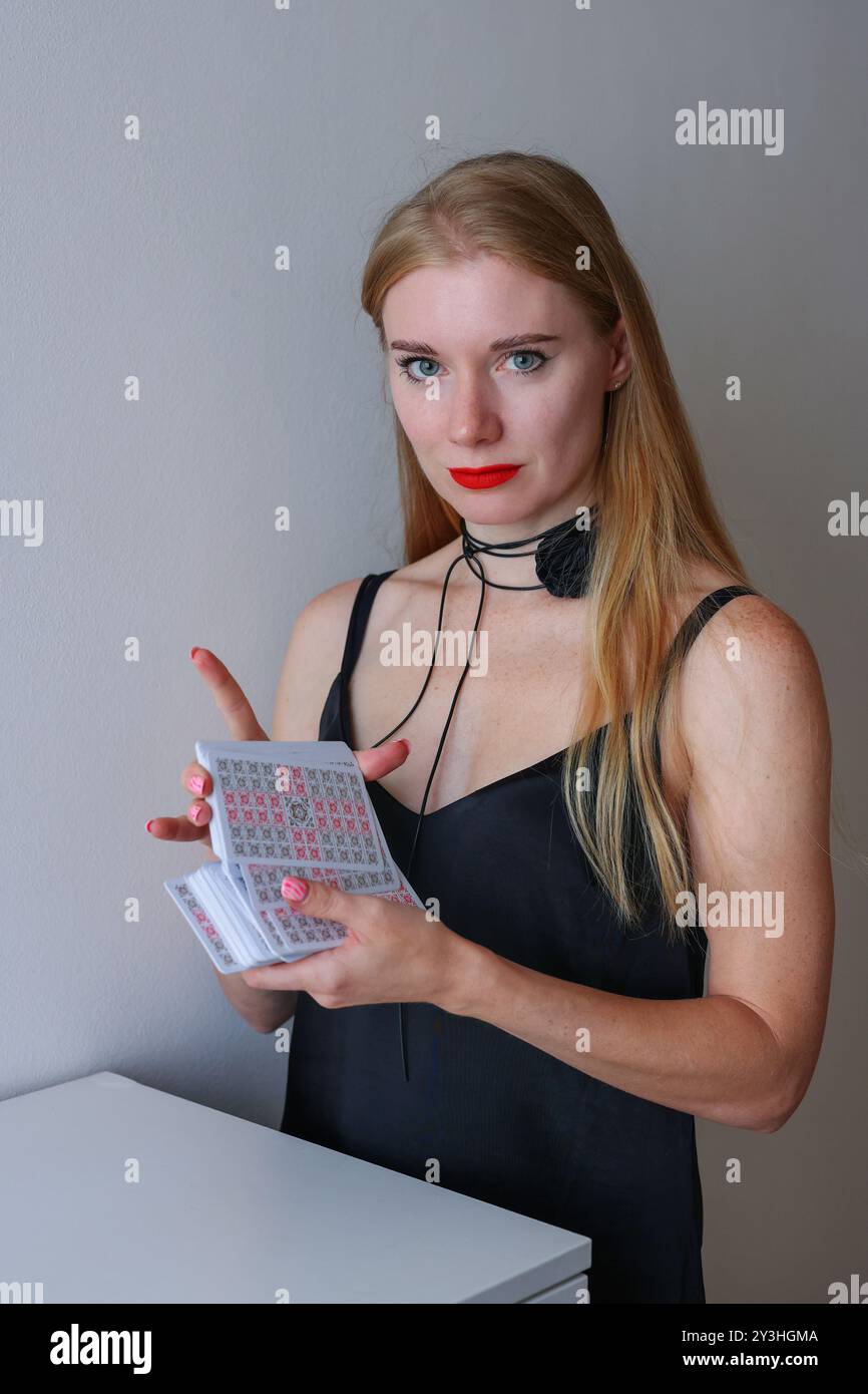 Portrait gypsy woman cards hi-res stock photography and images - Alamy