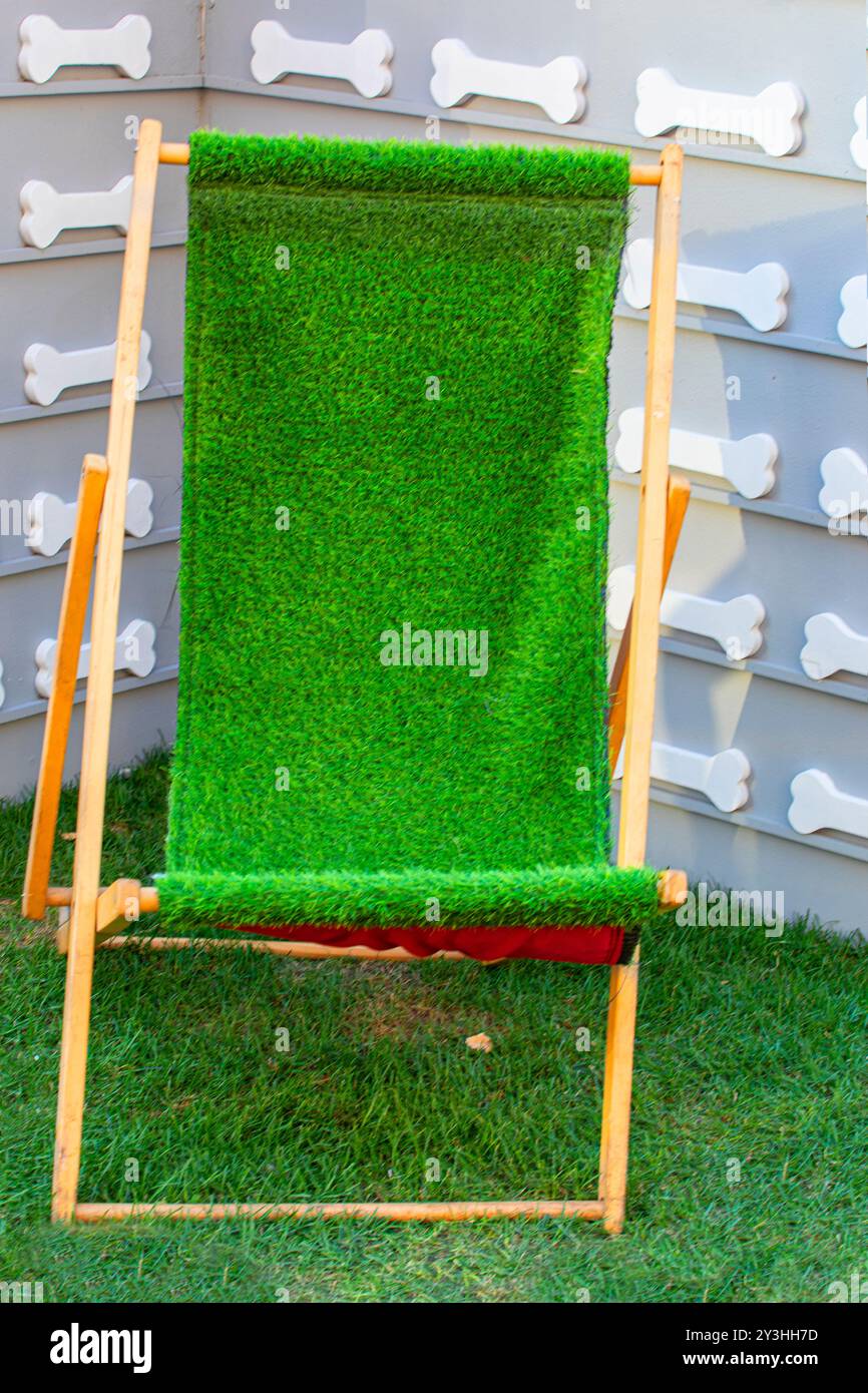 Nature inspired chair hi-res stock photography and images - Alamy