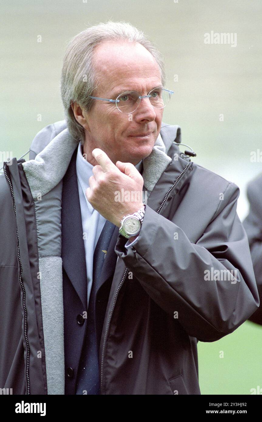 Sven goran eriksson images 2000 hi-res stock photography and images - Alamy