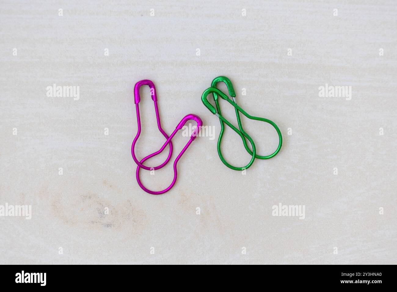 Splinters needle hi-res stock photography and images - Alamy