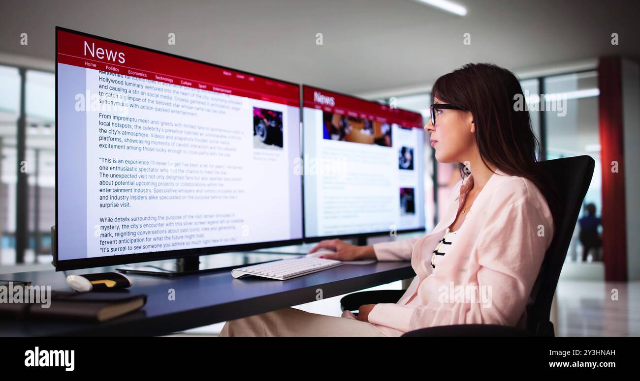 Daily worker newspaper hi-res stock photography and images - Alamy