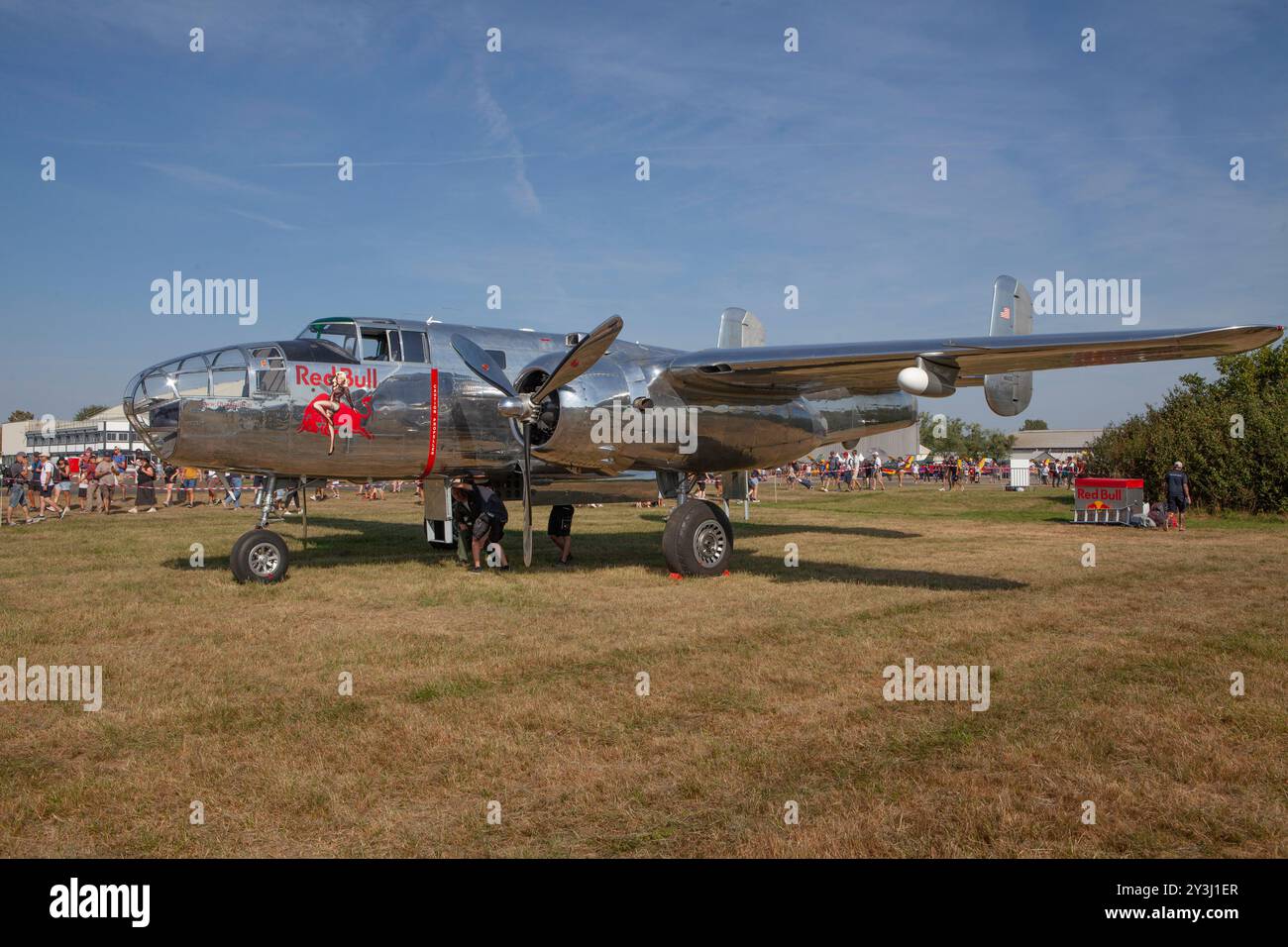 The Air Legend festival at Villaroche aerodrome, every second weekend ...