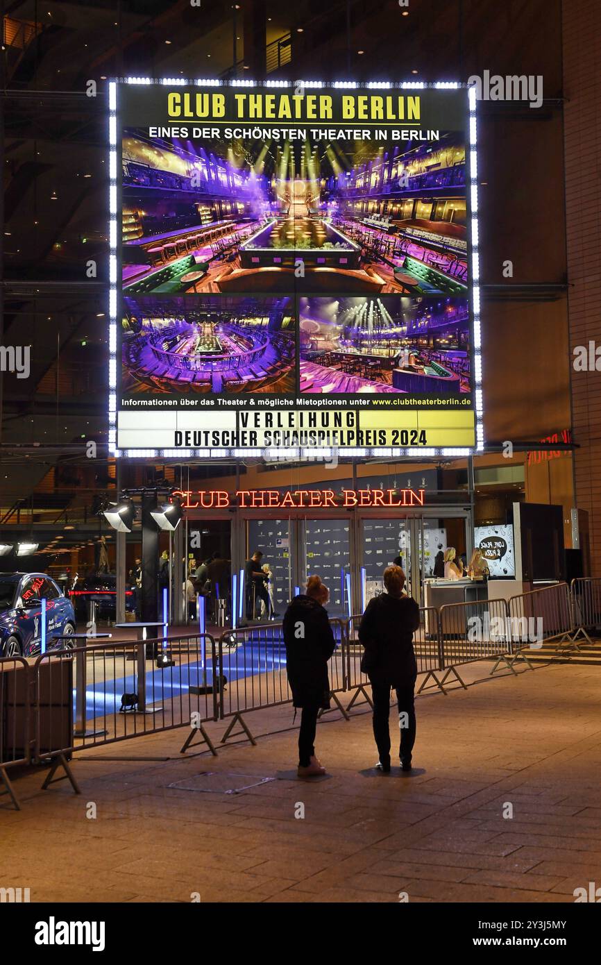 Aussenansicht Ankunft / Verleihung DEUTSCHER SCHAUSPIELPREIS DSP 2024 / Berlin / 13. Sept. 2024 ...