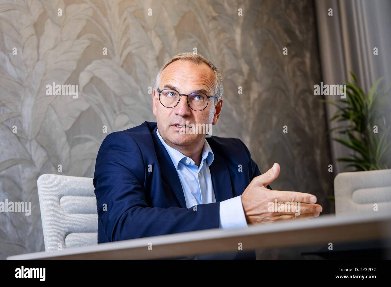 Der Chef der SEFE Securing Energy for Europe, ex Gazprom Germania ...