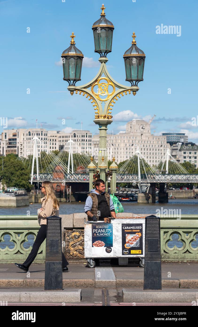 Roasted peanuts vendor on Westminster Bridge, London, UK. Street vendor ...