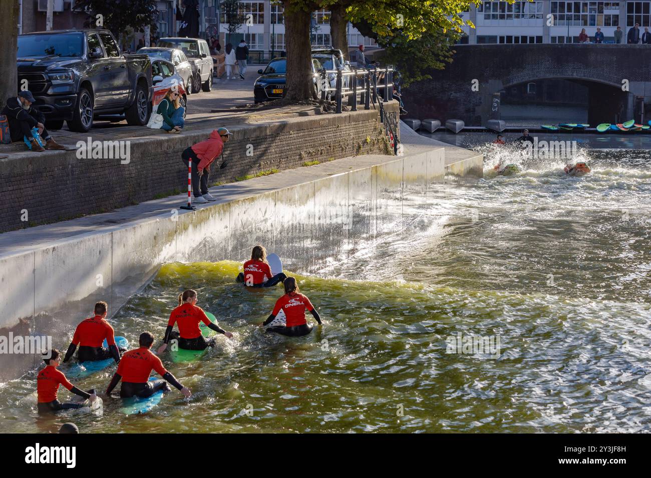 Perfekte welle hi-res stock photography and images - Alamy