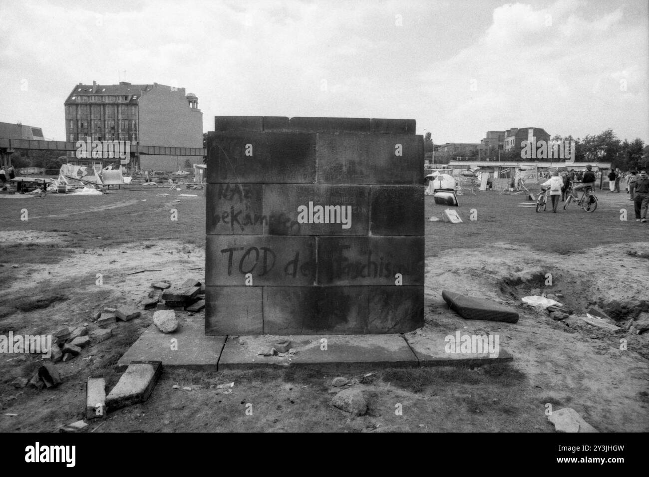 RECORD DATE NOT STATED Potsdamer Platz Brache, Berlin 1990 mit dem ...
