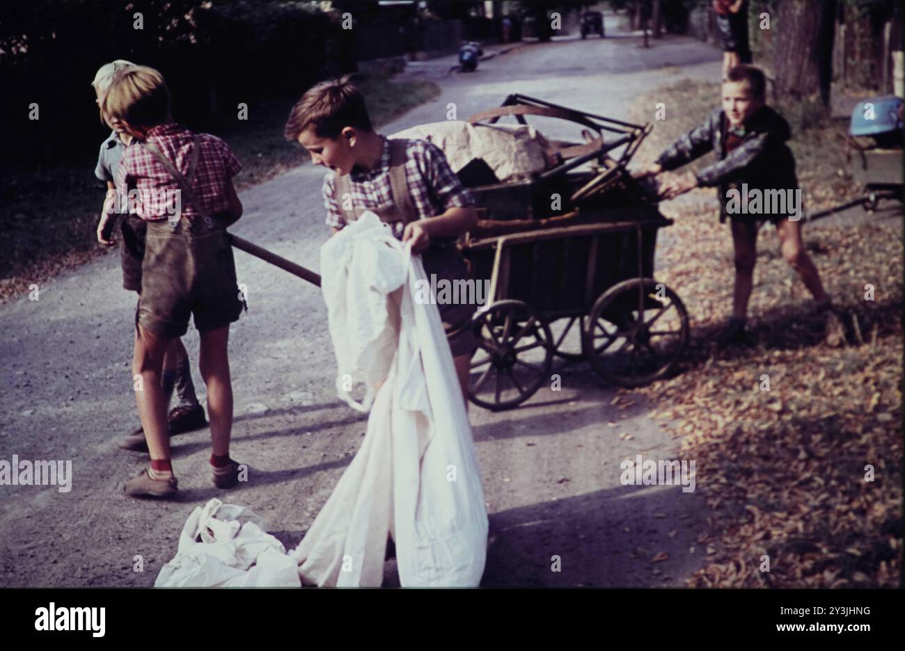 Kinder GER, 20240101, Aufnahme ca. 1956, Kinder in der nachkriegszeit ...