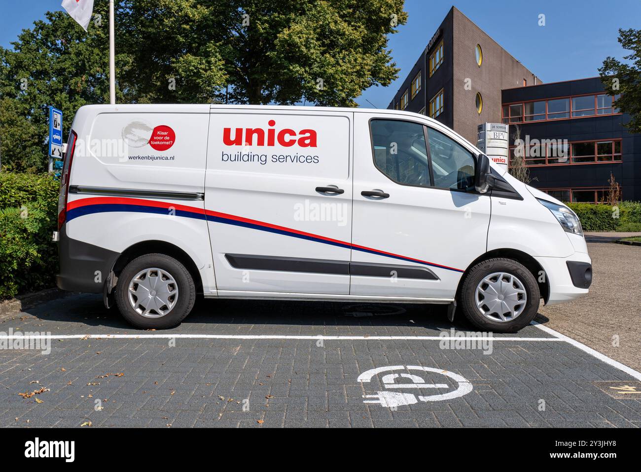 Livery services hi-res stock photography and images - Alamy