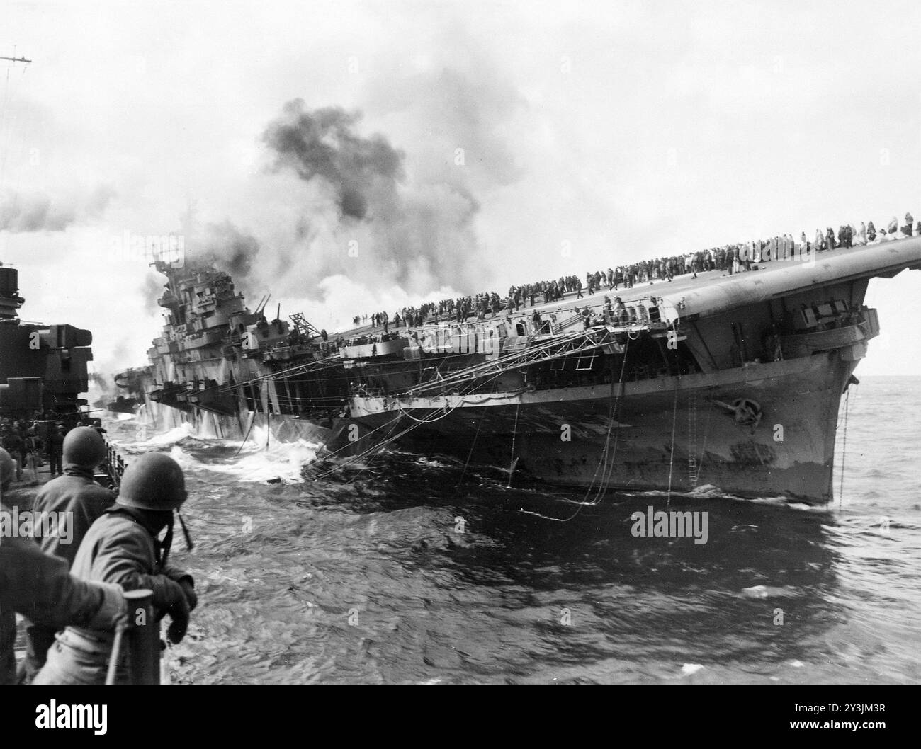 Attack on carrier USS Franklin 19 March 1945 - Photographed by PHC ...