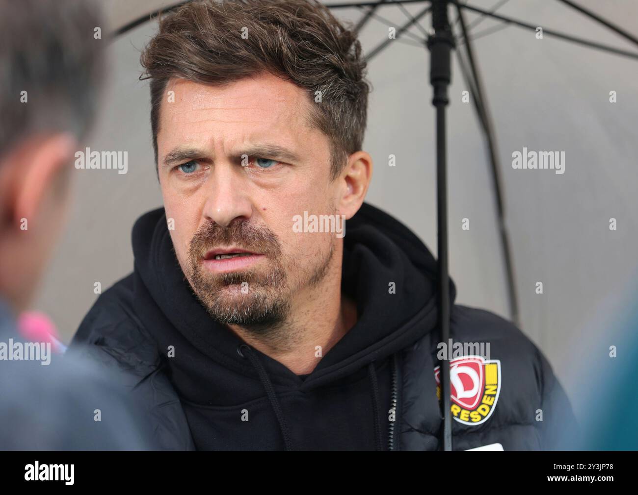 Trainer sg dynamo dresden beim interview magenta sport hi-res stock ...