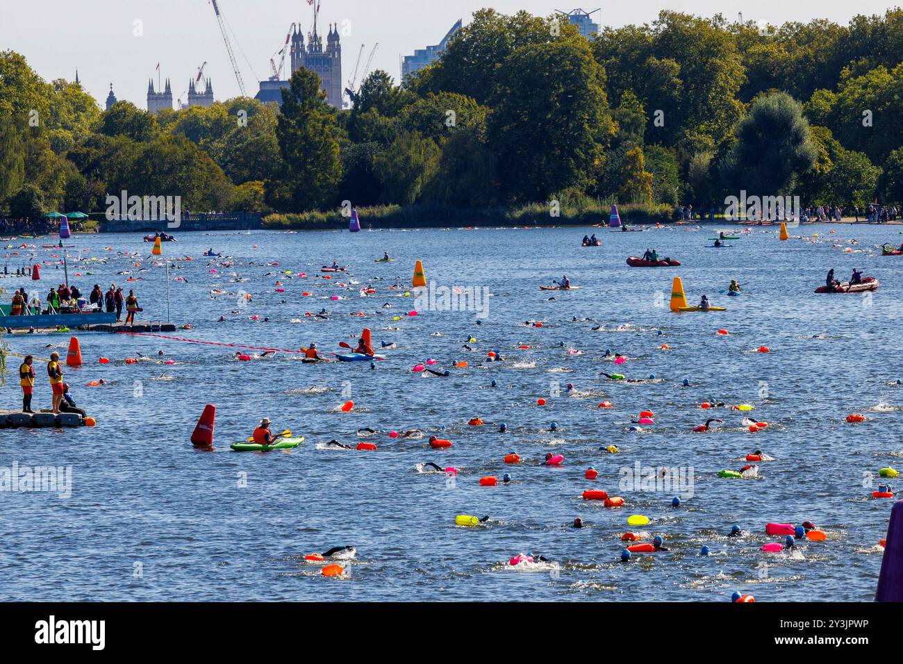 London, UK. 14th Sep, 2024. People enjoying the glorious weather at ...