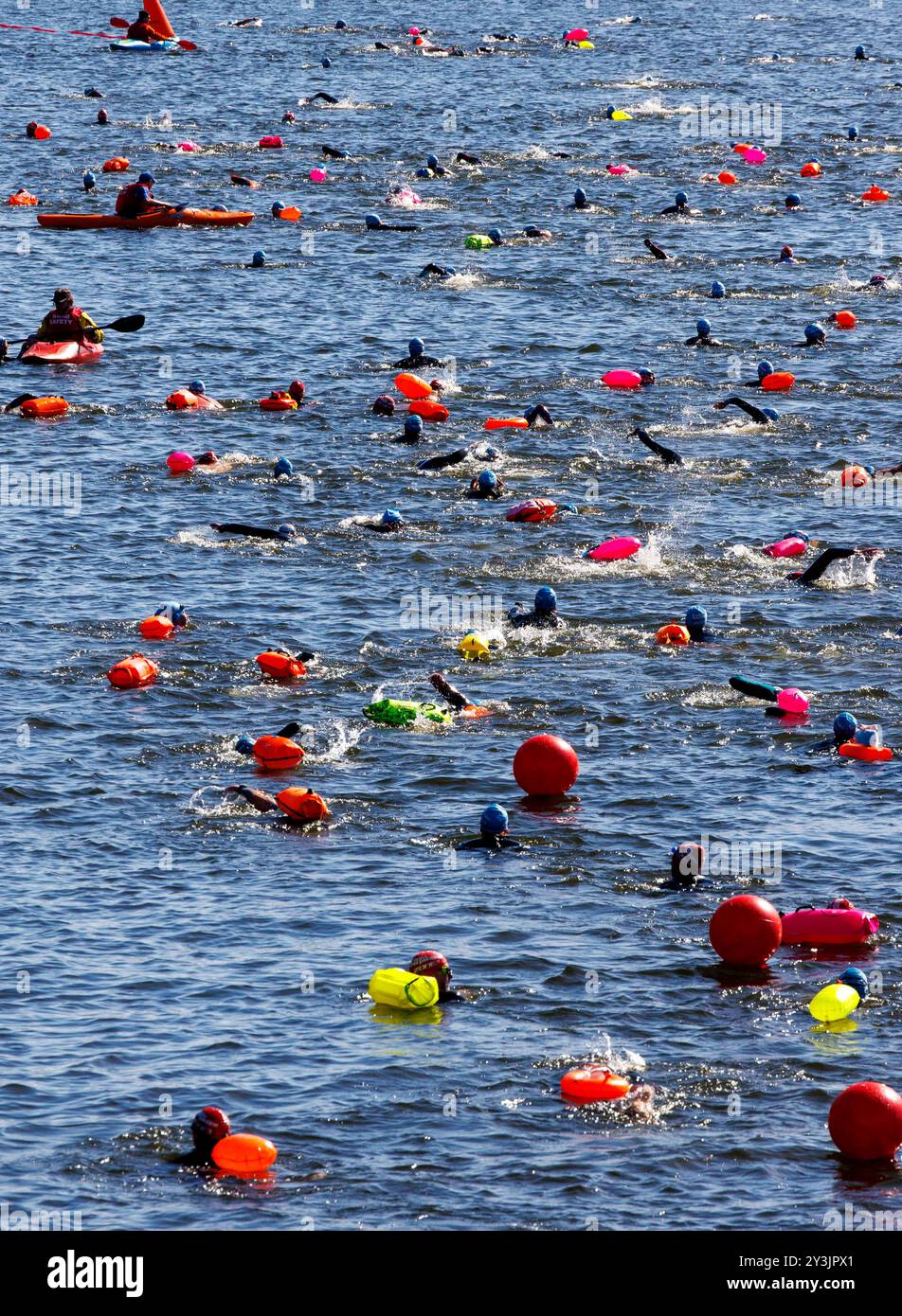London, UK. 14th Sep, 2024. People enjoying the glorious weather at ...