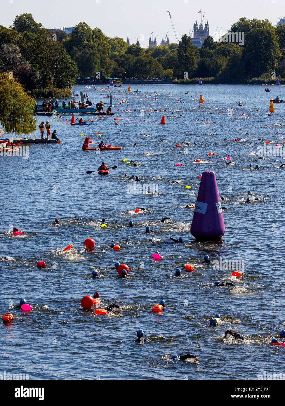 London, UK. 14th Sep, 2024. People enjoying the glorious weather at ...