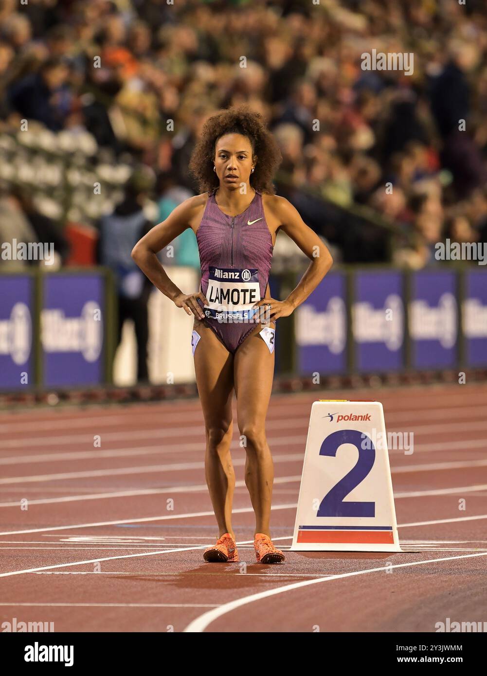 Rénelle Lamote of France competing in the women 800m race at the ...