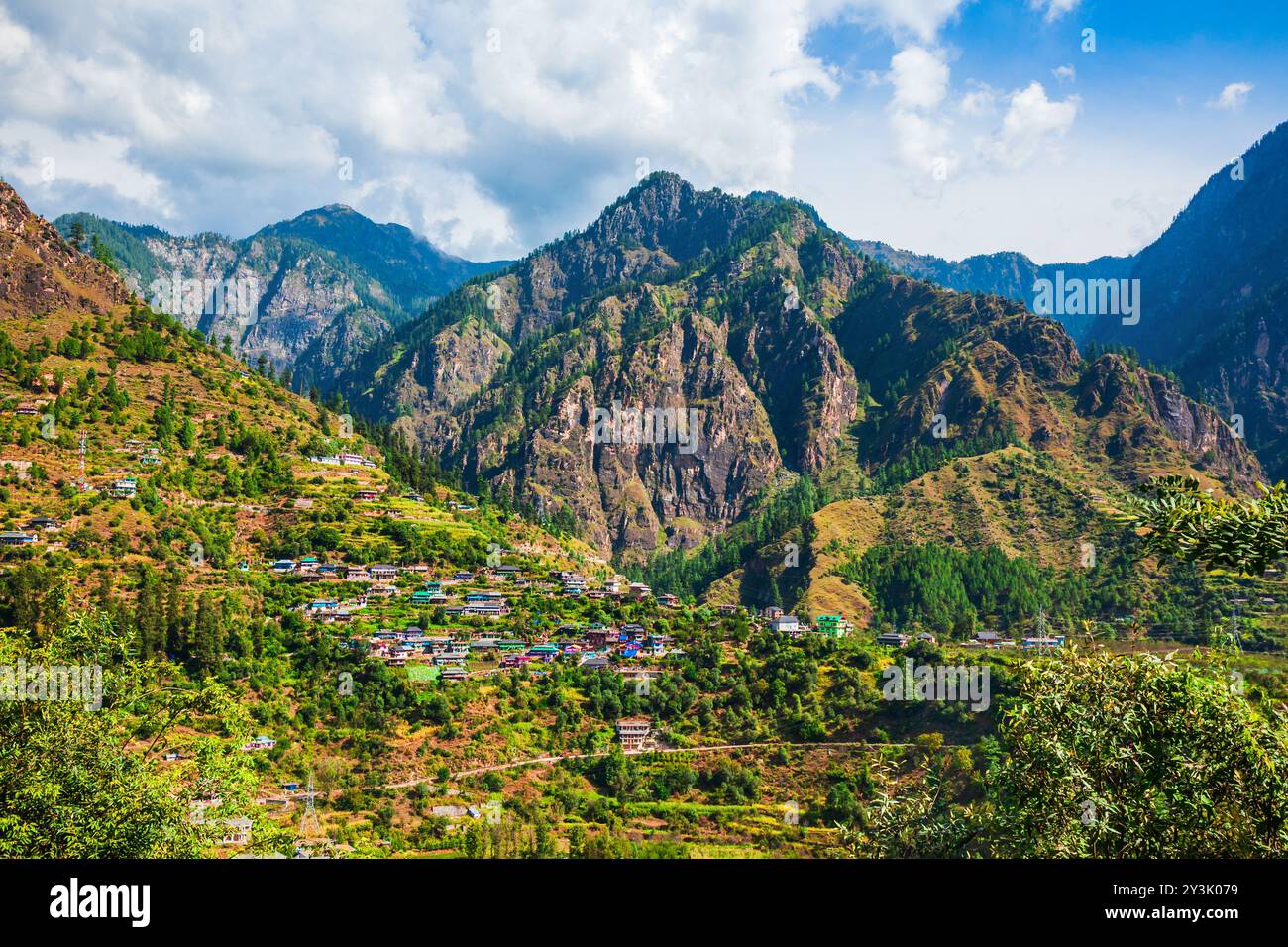 Himalaya mountains landscape in Parvati valley, Himachal Pradesh state ...