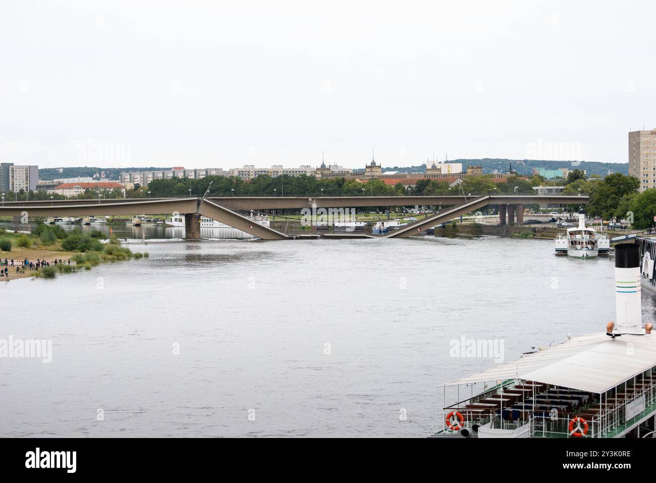 Dresden, Carolabrücke (Carola bridge) collapsed. The building is lying ...