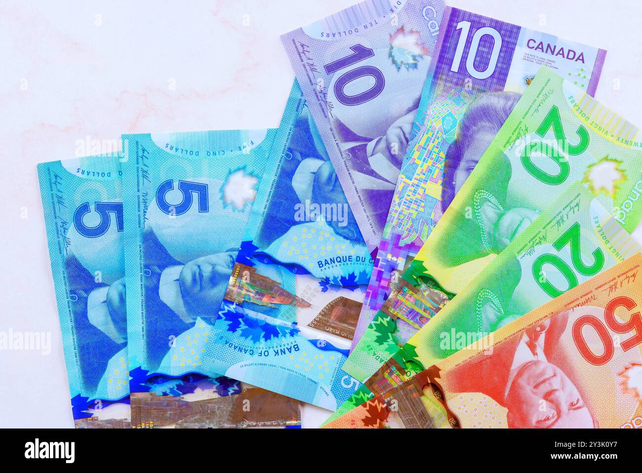 Canadian dollar trends hi-res stock photography and images - Alamy