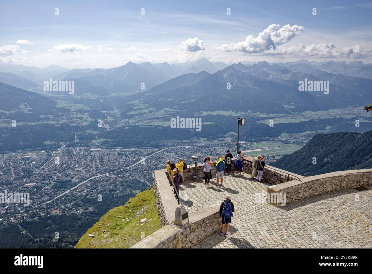 View, mountain station, cable car of the Hafelekarbahn of the ...