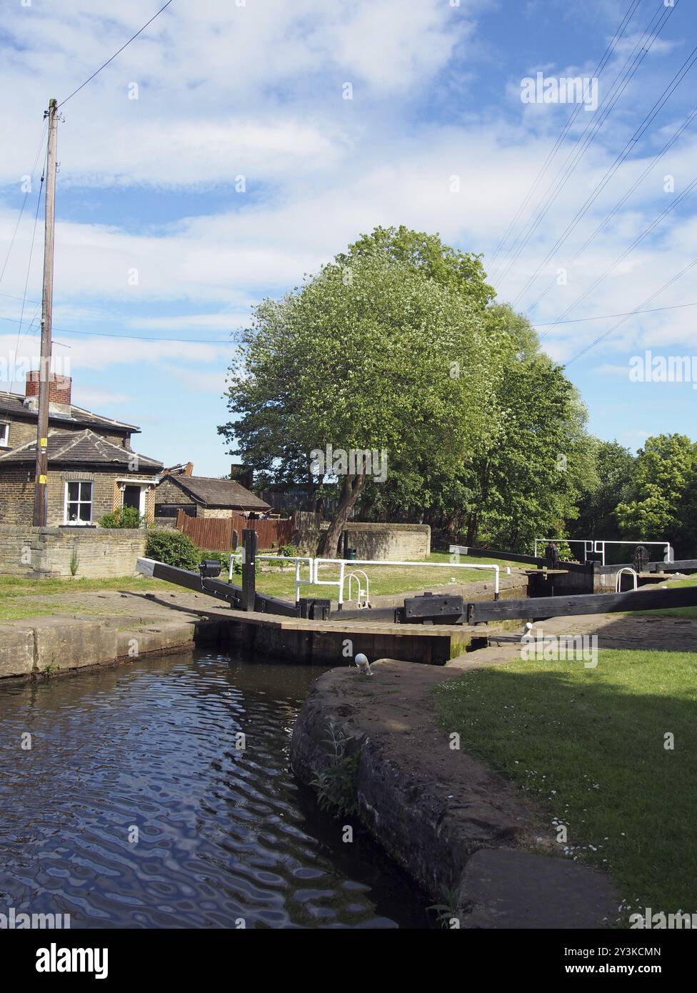 The exit lock gates at brighouse basin on the calder and hebble ...